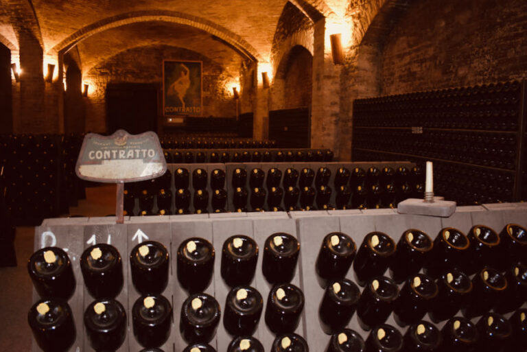 Canelli cosa vedere: viaggio al centro della terra del vino